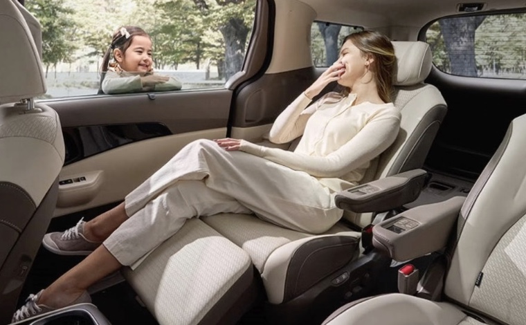 The 2025 Kia Carnival: A Spacious and Family-Friendly Interior Moms ...